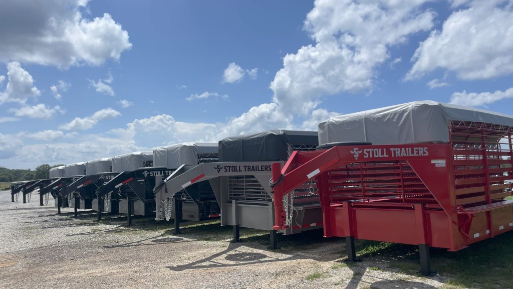 LIVESTOCK TRAILERS – Stoll Trailers